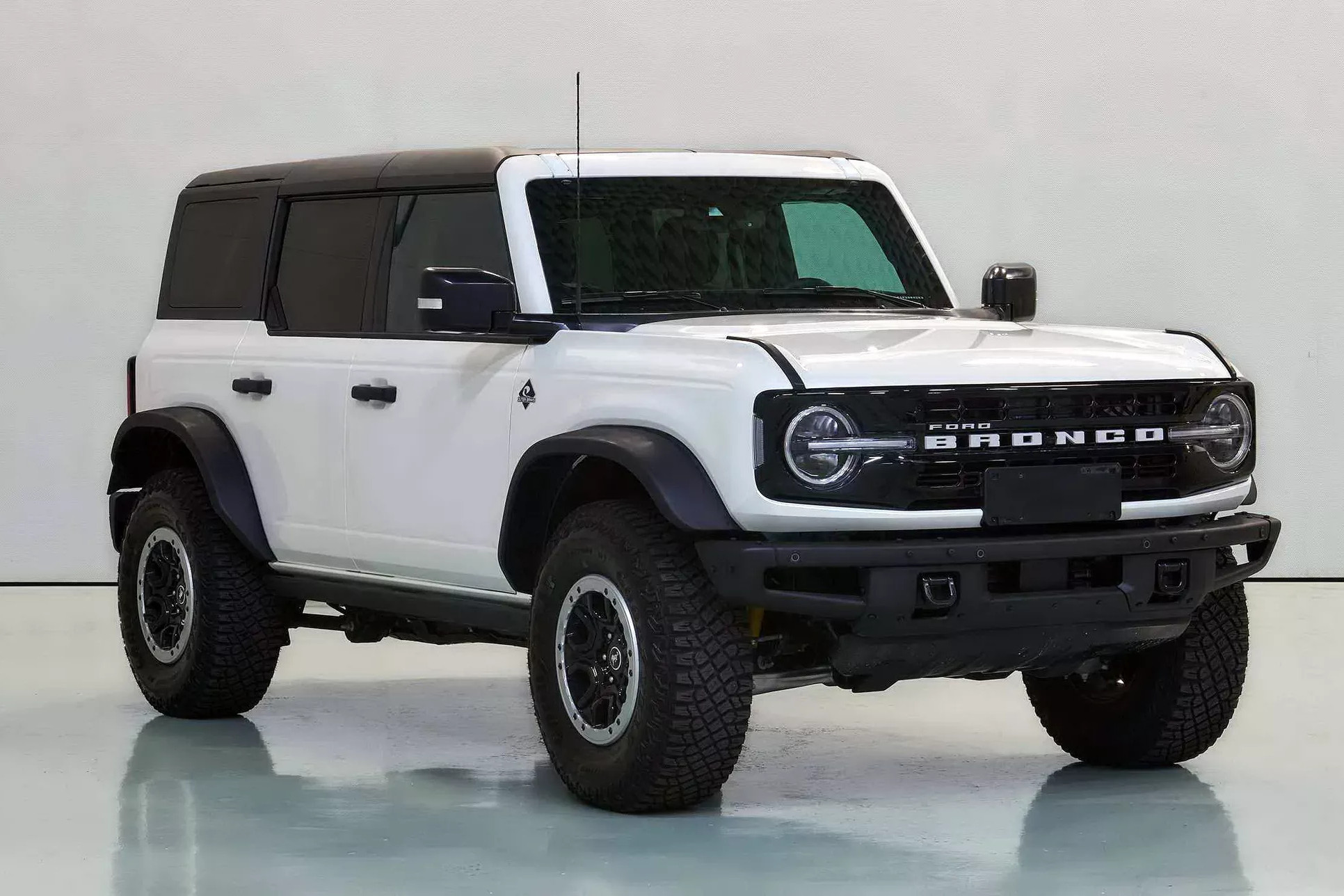 Bình Ắc Quy Xe Ford Bronco Chính Hãng Giá Tốt